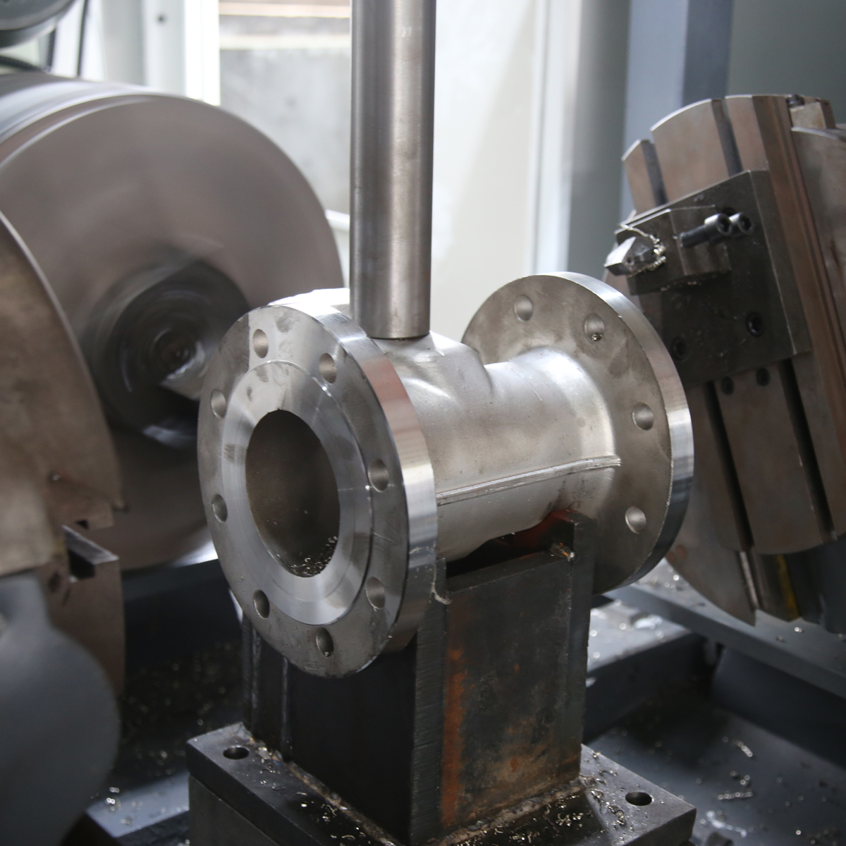 News - The difference between HDMT CNC Three Face Turning Machine and ...